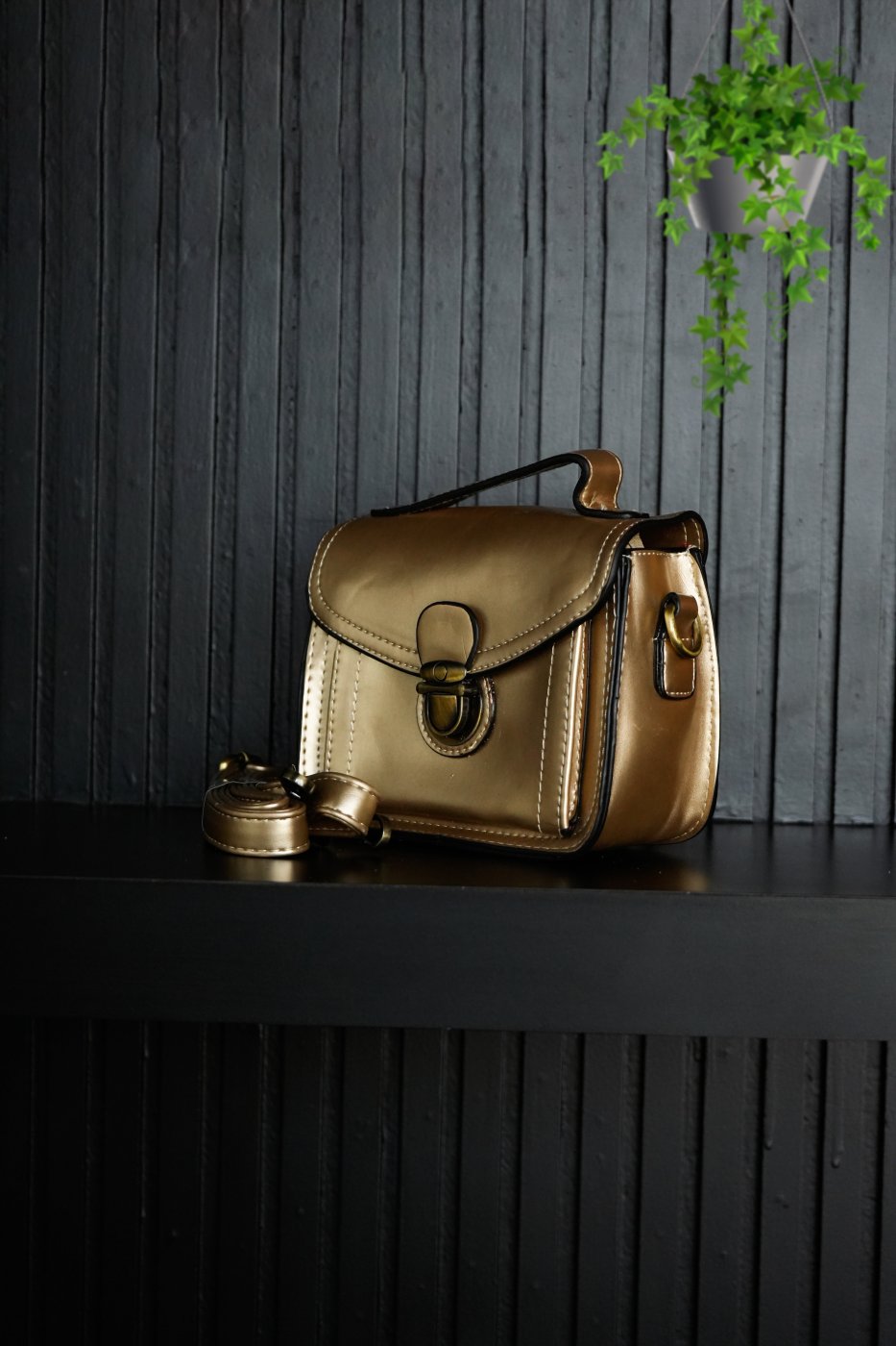 Small Golden Sling Bag – Antum Apparels